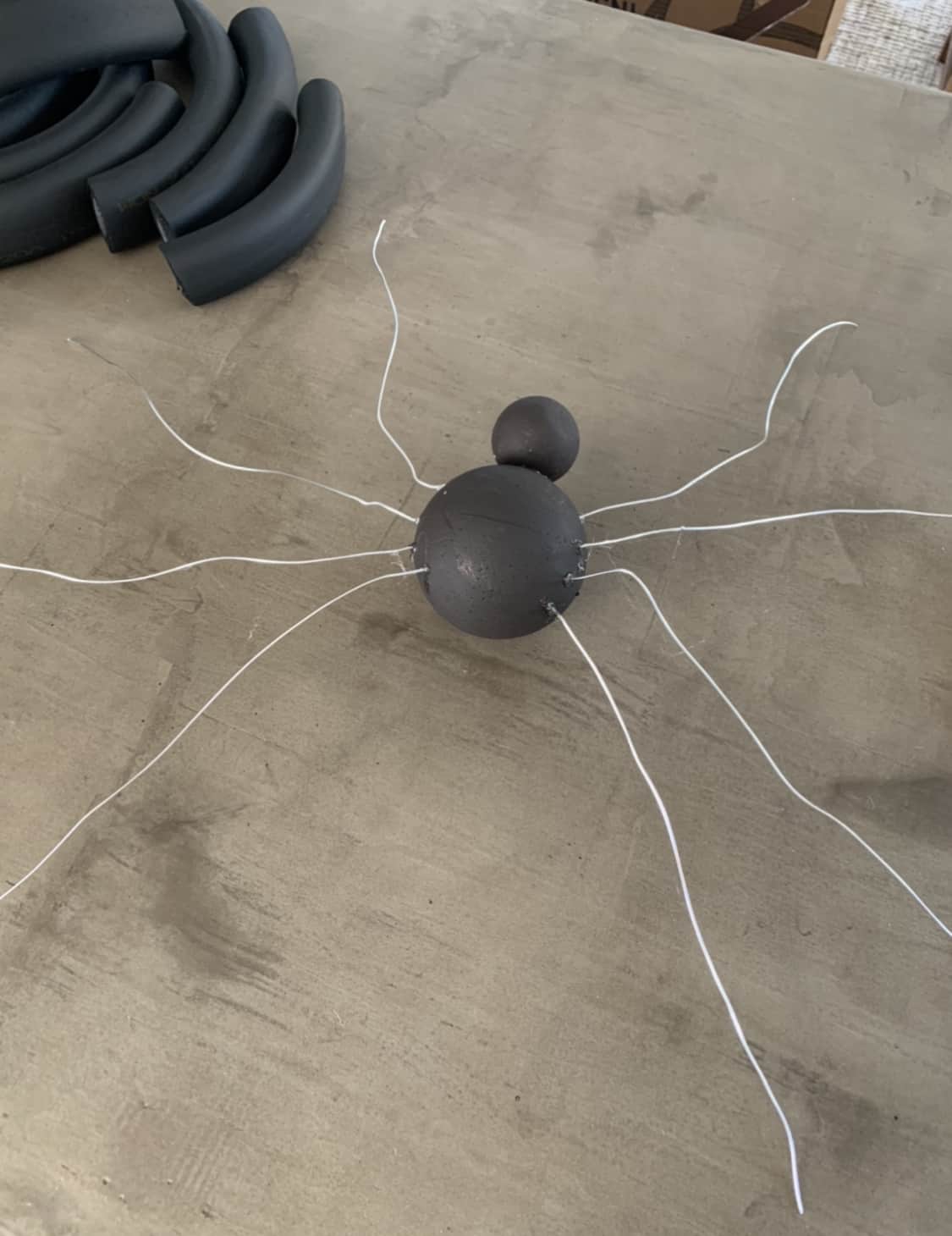 How to Make DIY Giant Halloween Spiders - Sunrise Valley Farm Co