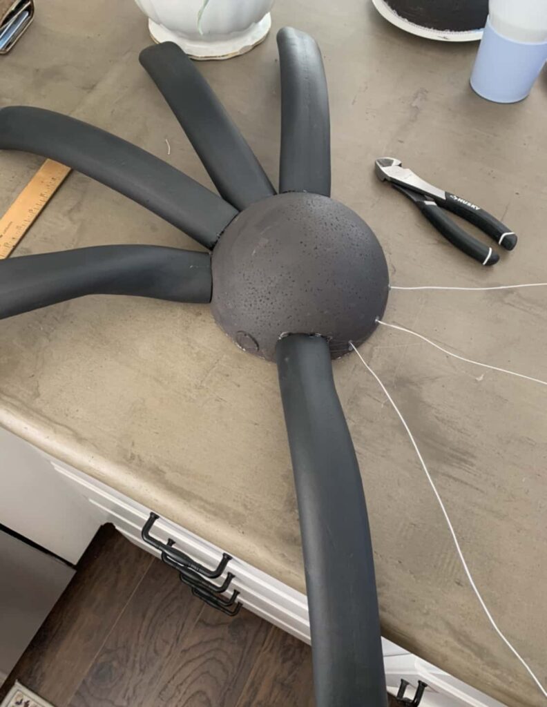 How to Make DIY Giant Halloween Spiders - Sunrise Valley Farm Co